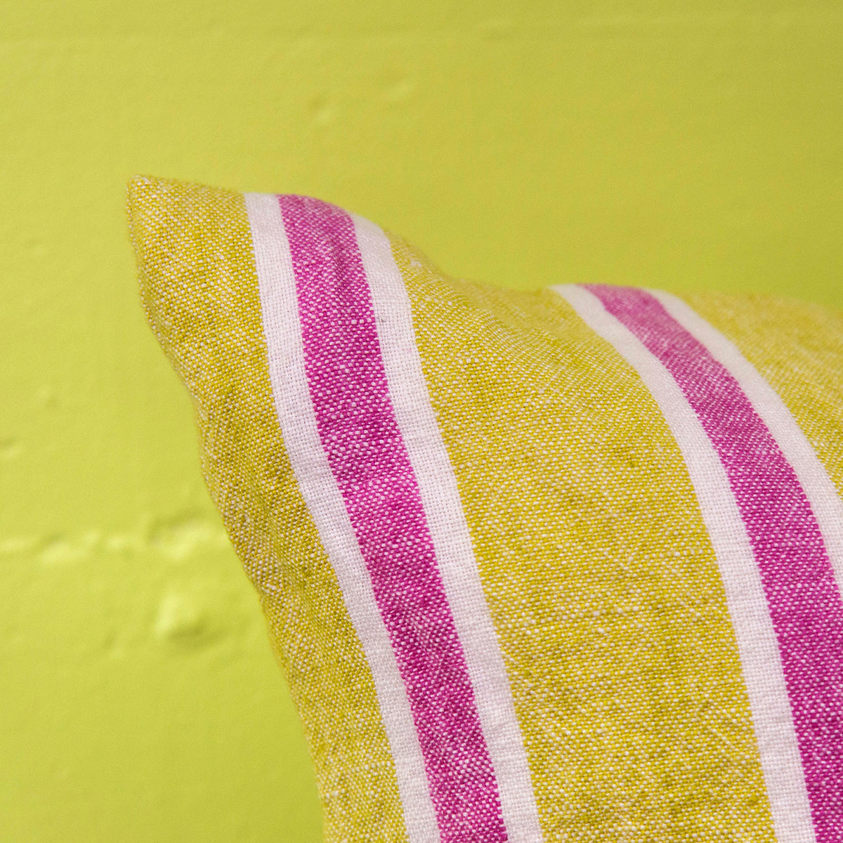 Tutti Fizzy Stripe Citron 55x55cm – Martha's Furnishing Fabrics
